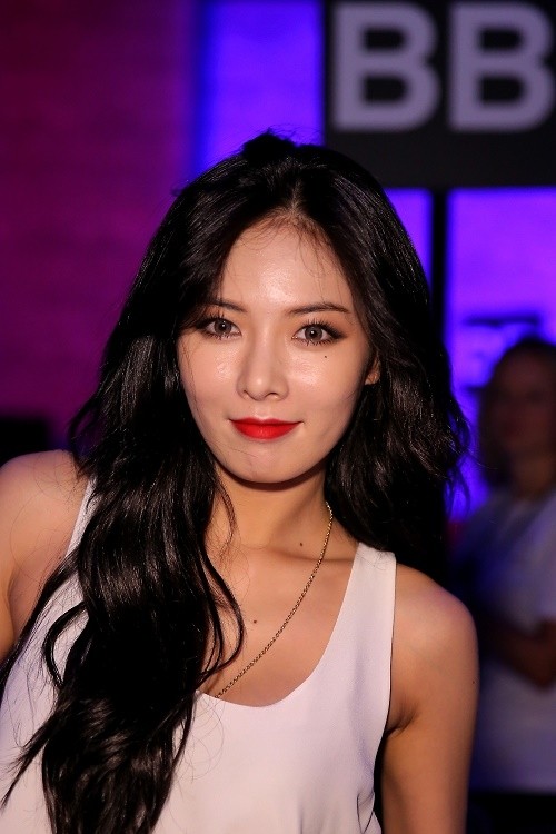 hyuna micro bangs